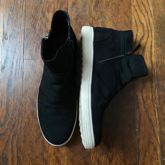 True Craft | Shoes | Black Zipup Ankle Boots | Poshmark